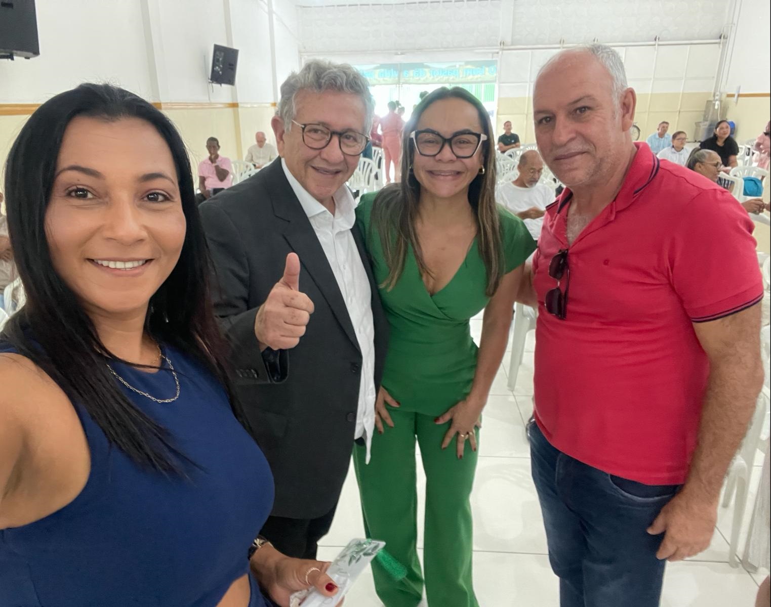 Rui Nunes e esposa acompanham Caetano em visita a Igreja Mundial do ...